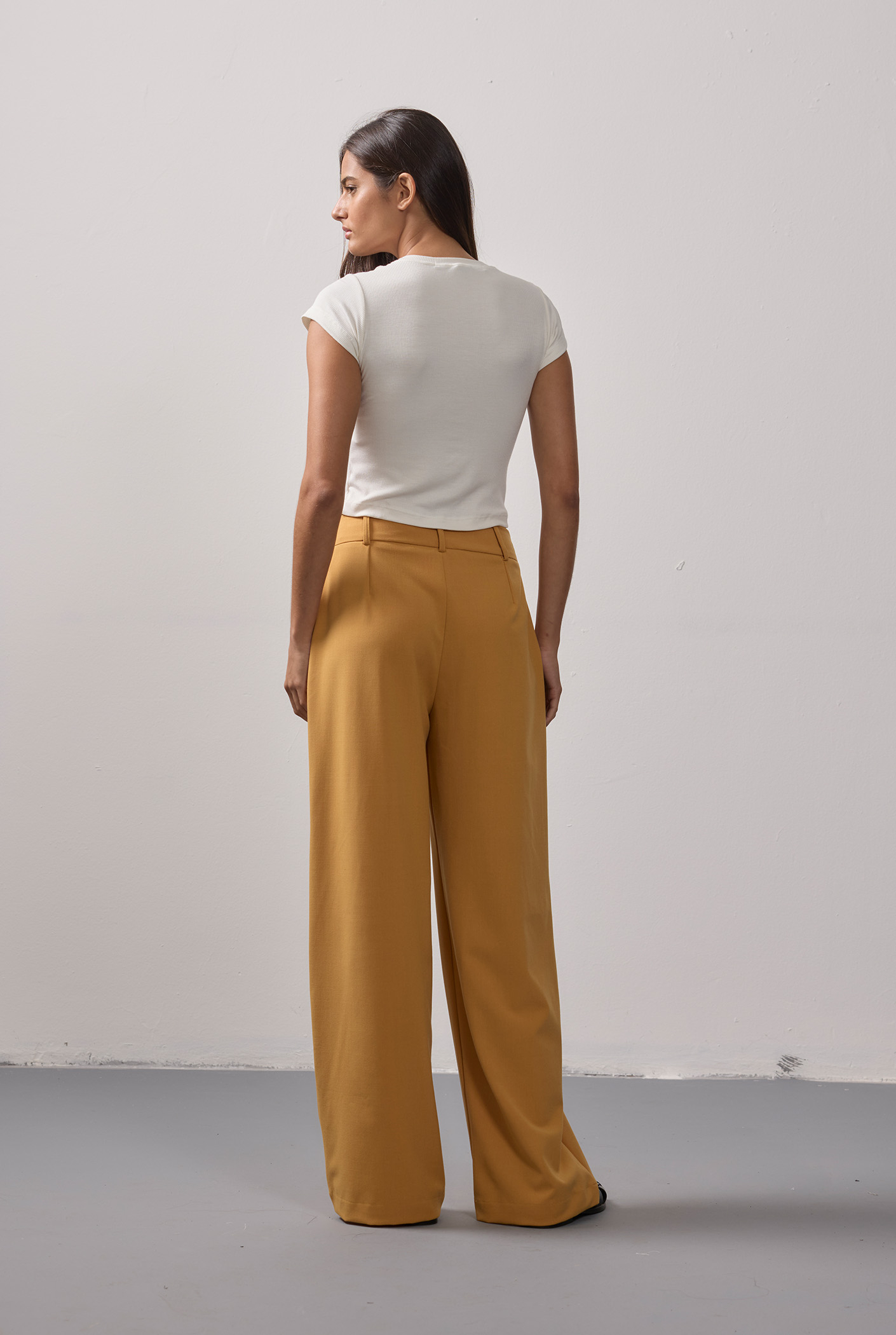 CALÇA PREGAS ALFAIATARIA MOSTARDA