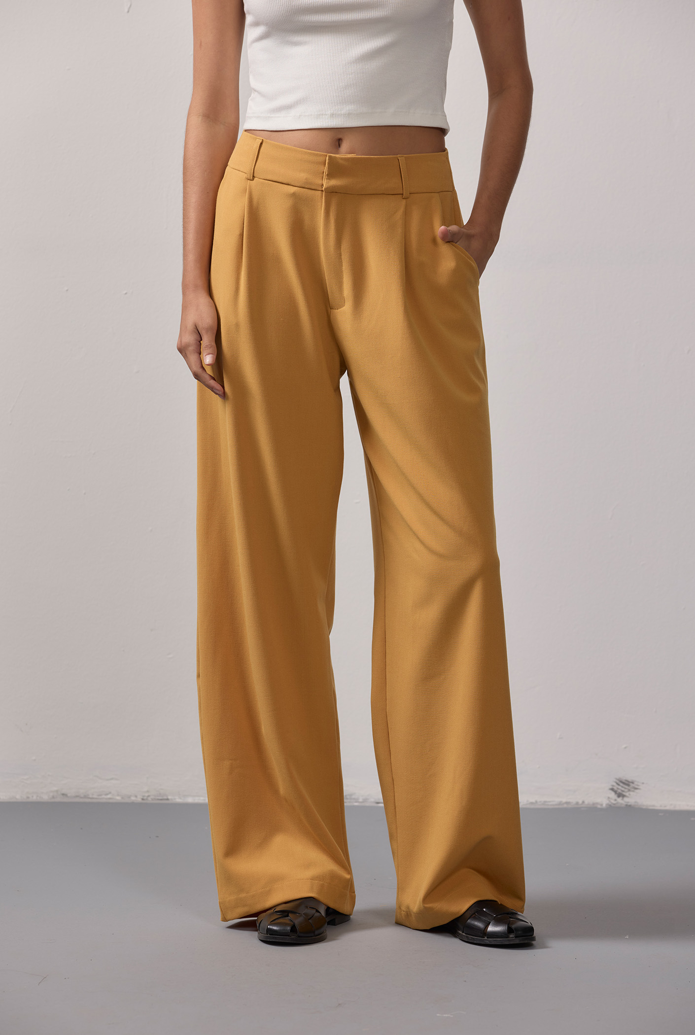 CALÇA PREGAS ALFAIATARIA MOSTARDA